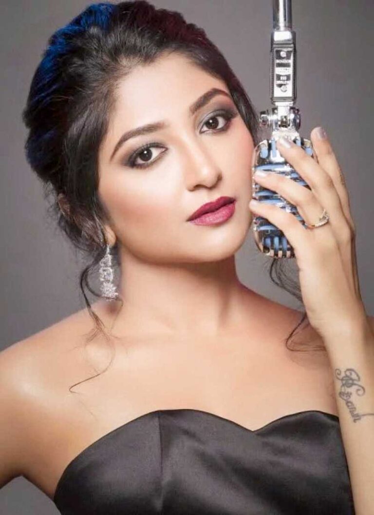 Top 20 Female Singers in India 2021 - MusicsStar