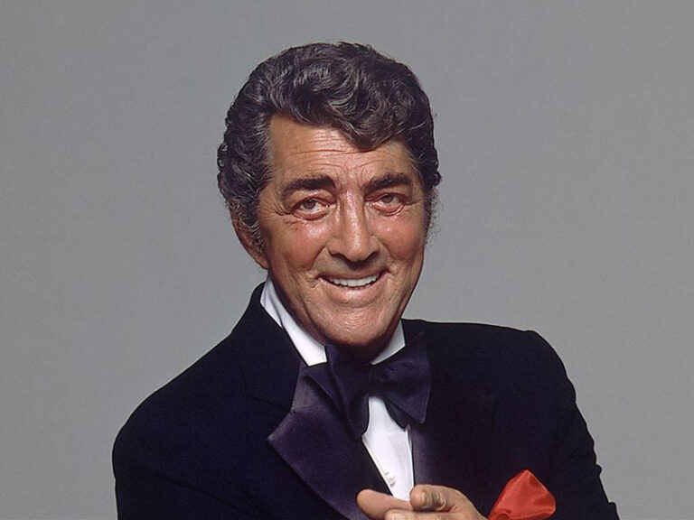 10 Famous Male Jazz Singers in the World 2025 - MusicsStar